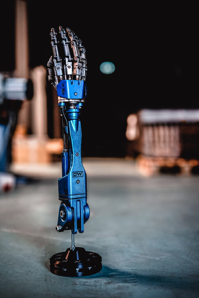 HEX-12 Cyberpunk Robotic Arm – Dantes Workshop